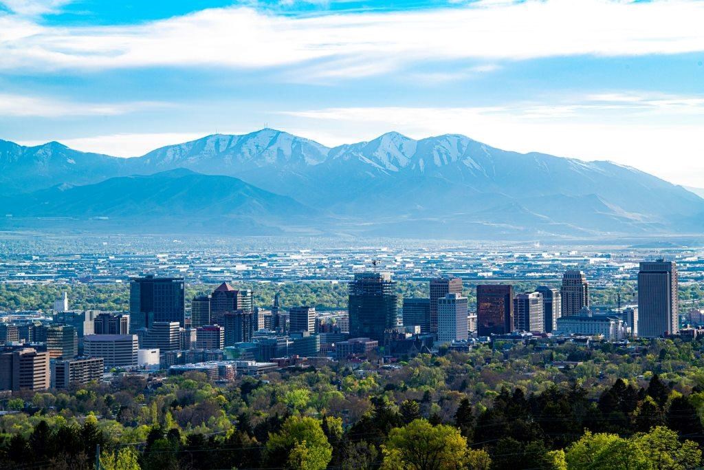 Airlines that fly to and from Salt Lake City Airport (SLC)